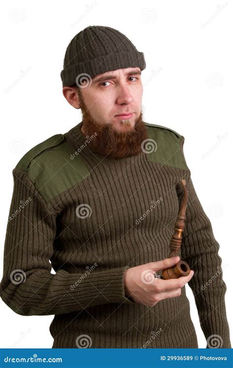 Jonge Gebaarde Kerel Die Een Pijp Roken Stock Afbeelding Image Of