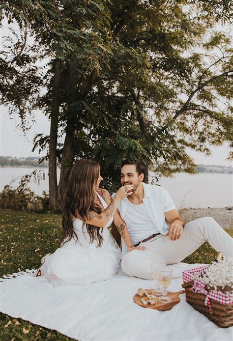 Intimate Picnic Engagement Photos In Wa