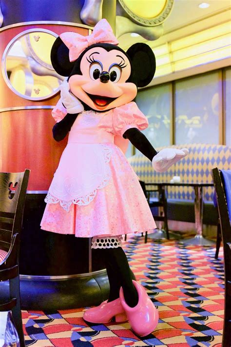 Disneyおしゃれまとめの人気アイデアPinterestKristin Breeden ディズニーランド ディズニー ちゃん