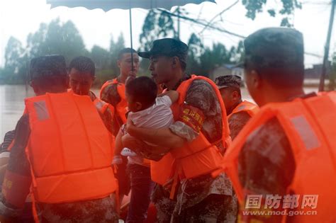 四川多地发生洪涝灾害 子弟兵紧急驰援抗洪一线 中华人民共和国国防部