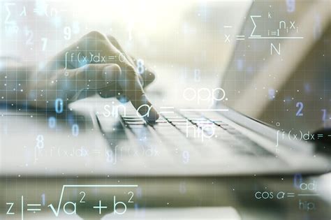 Concepto De Fórmula Científica Creativa Con Las Manos Escribiendo En