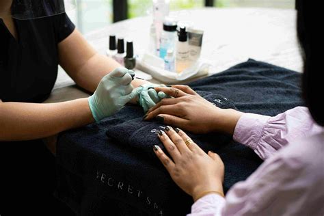 Your Complete Guide To The Different Types Of Manicure