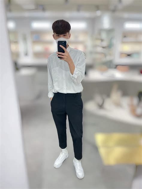 當媽媽越來越頻繁的問你 👩：你是不是同性戀🏳️‍🌈 🤔：我認真回答不出來（？ 年紀越來越大了 是不是要找時間走出櫃子了（？ 你們遇到都怎麼說