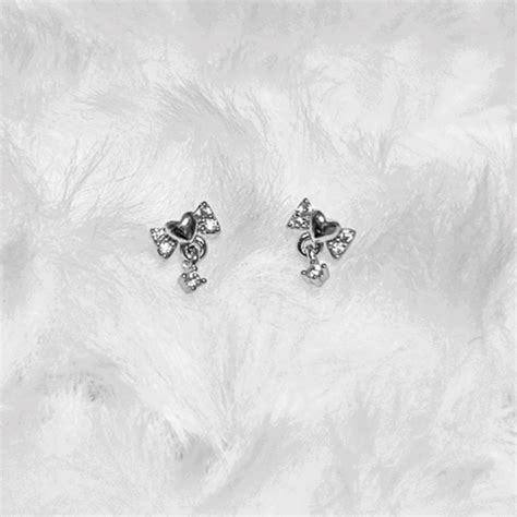 금지구역 달랑큐빅리본 피어싱 귀걸이