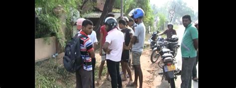 දුම්මලසුරිය රිය අනතුර තරුණයින් තිදෙනෙකු ජීවිතක්ෂයට Sri Lanka News
