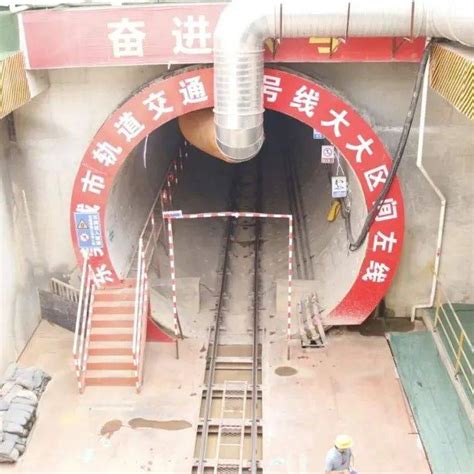市镇人大代表参观轨道交通一号线（大朗段）工程建设部门刘学新
