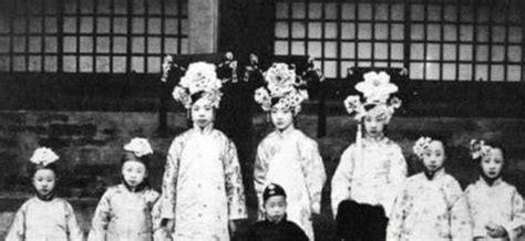 清朝妃子真實照片 清朝妃子為什麼那麼丑？ 每日頭條