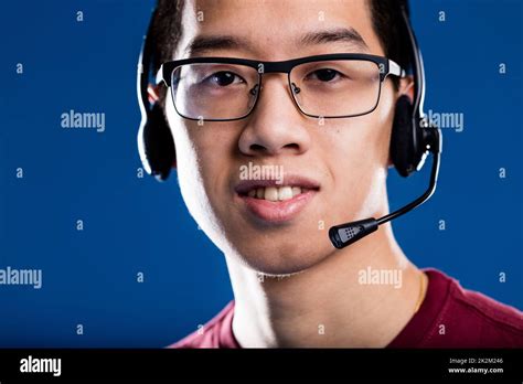 Asian Operator Hi Res Stock Photography And Images Alamy