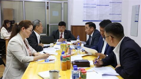 Нийслэлийн Сонгуулийн хороо хуралдаж дүүргүүдийн сонгуулийн хороог байгууллаа