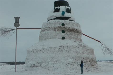 Big Ass Snowman Invades Minnesota