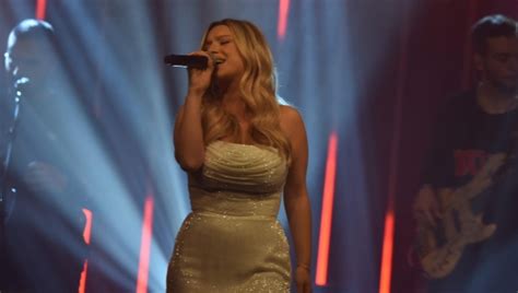 צפו ספיר סבן במופע בכורה ומאחדת את רביעיית הגמר