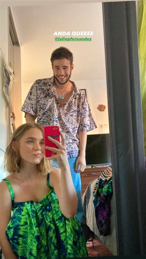 Clara Galle y Julio Peña Tendencias ropa Famosos Fiesta de vestidos