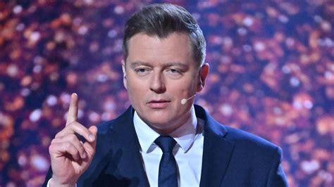 Rafał Brzozowski żegna się z TVP To on ma go zastąpić od plotek aż huczy