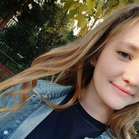 Anna Annabelle V Threads Say More Anna Annabelle V Threads Say More