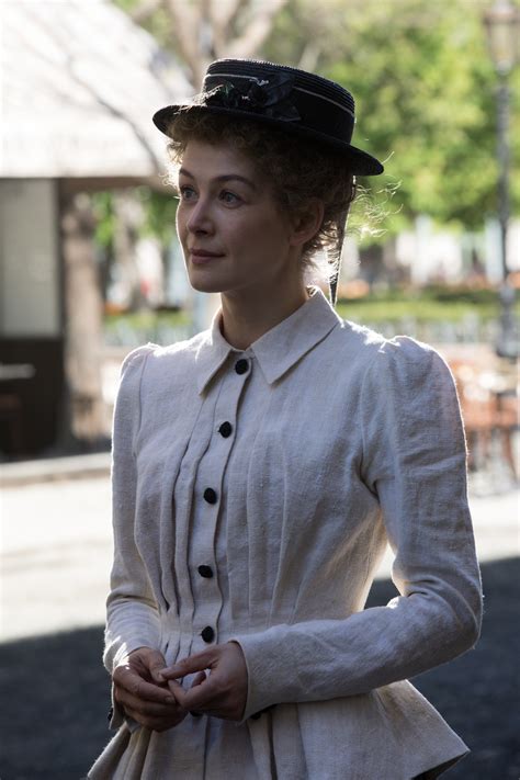 Rosamund Pike Has Marie Curie Role Down To A Science