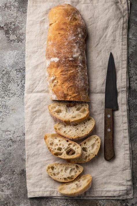 Pan Casero Italiano De Ciabatta Foto De Archivo Imagen De Oscuro