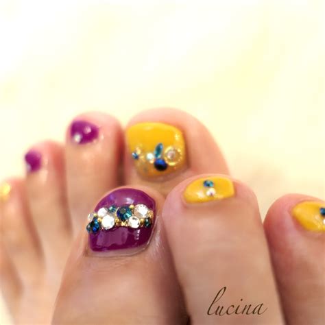 アシンメトリーフットネイル Lucina