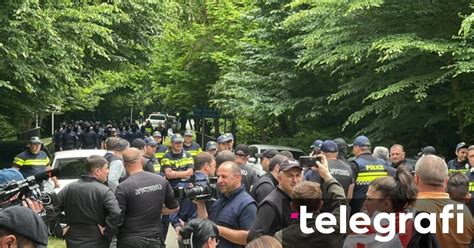 Georgian Activists Obstruct The Wedding Attended By Sergei Lavrovs