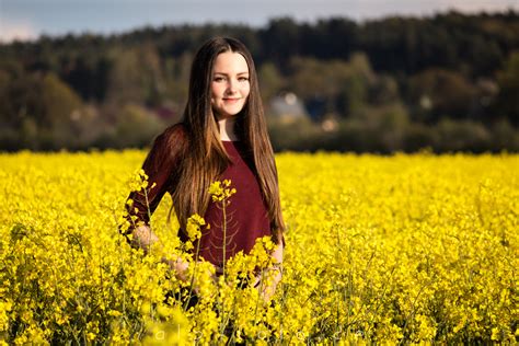 Rapsfeld Foto And Bild Sommer Outdoor Portrait Bilder Auf Fotocommunity