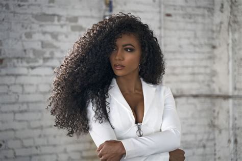 Cheslie Kryst A Former Charlotte Attorney And Miss Usa Has Died At Age 30 Wfae 907