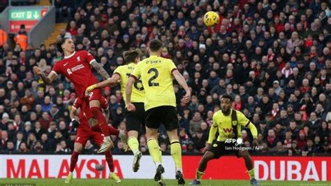 Hasil Liga Inggris Menang 3 1 Atas Burnley Liverpool Ambil Alih