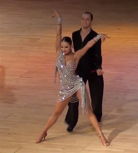 Pin Di Jalisa Su Dancng Lke Nobody S Watchn Costumi Danza Abbigliamento Da Ballo Vestiti
