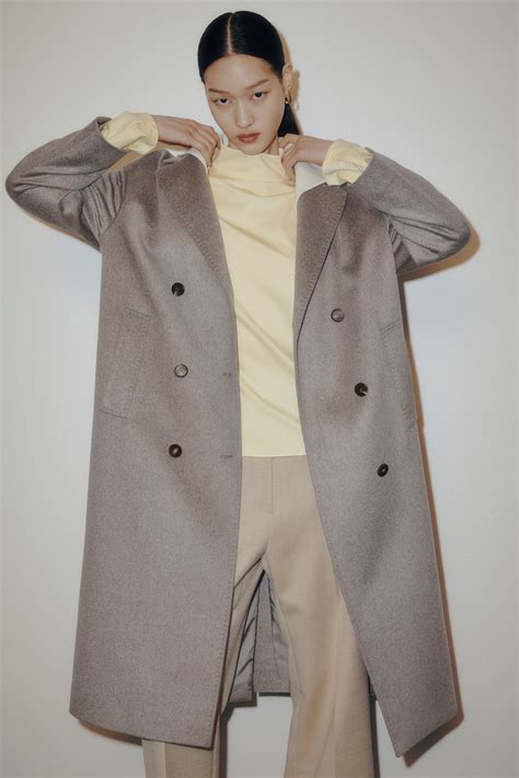 구호 Fw 대표 상품 캐시미어 아이콘 코트 출시