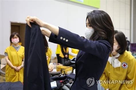 적십자사 바자 참석한 김건희 여사 네이트 뉴스