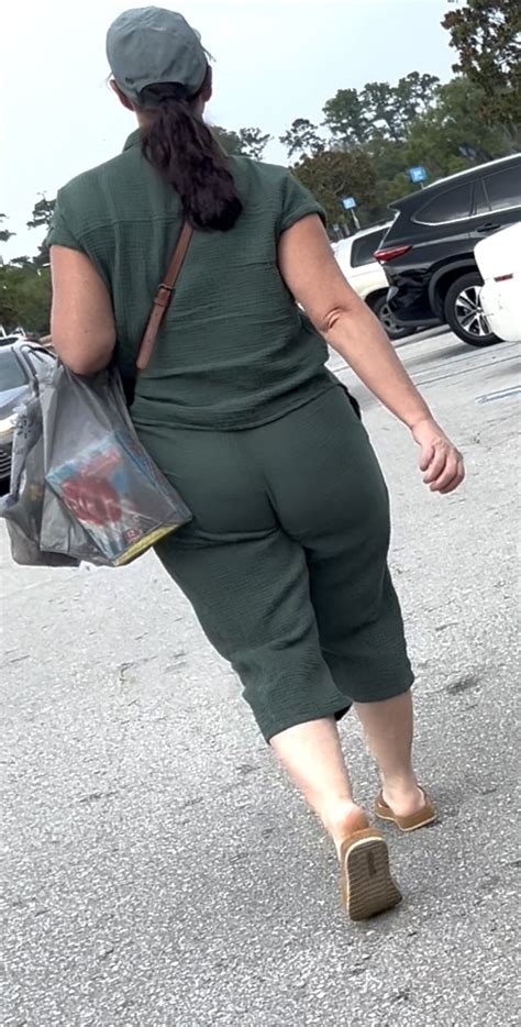 Crazy Jiggly Ass In Loose Thin Pants Ass Forum