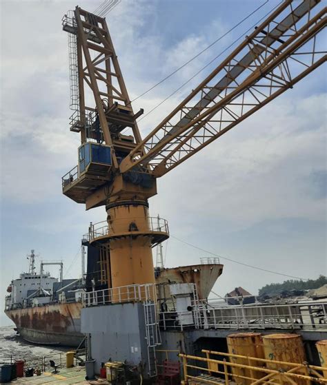 Nov 35000hd Pedestal Offshore Crane