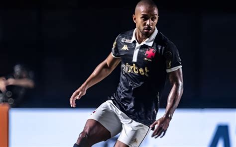 Vasco aceta compra do lateral Paulo Henrique do Atlético MG