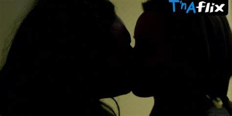 Laura Prepon Lesbian Scene In Orange Is The New Black
