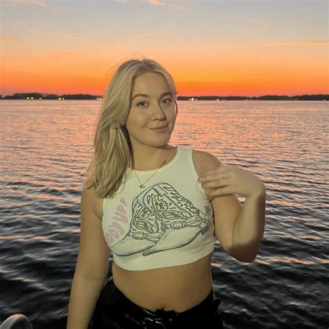 Maggie Maes Postlemon8