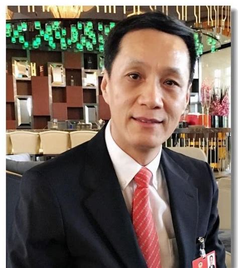 姐弟戀26年零緋聞，今65歲老婆越活越年輕，恩愛多年卻不生子 每日頭條