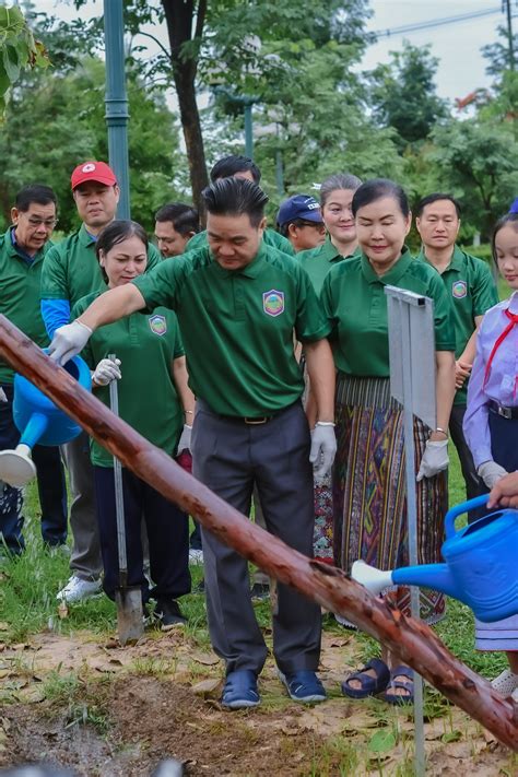 ຊ່າງພາບ ເມີ້ຍເຮົາ Added A New Photo ຊ່າງພາບ ເມີ້ຍເຮົາ