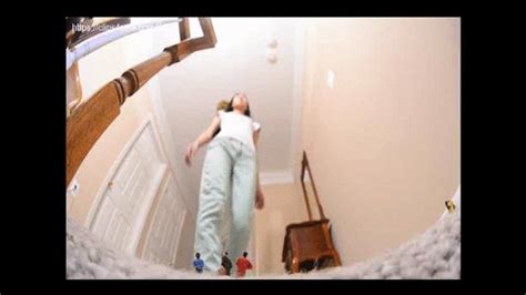 Asian 19 Yo Xtreme Gigantic Toe Crush Puny People Squashed On Her