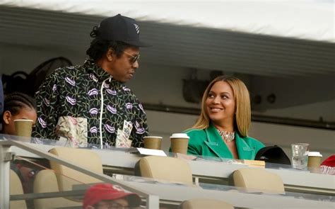 Beyoncé Jay Z Remain Seated During Super Bowl National Anthem