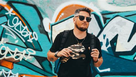 Cómo Combinar El Color Gris En La Ropa De Hombre
