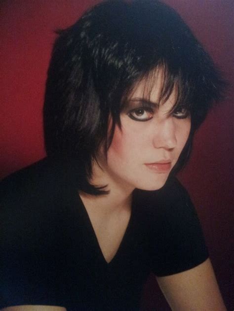Joan Jetts Edgy Hairstyle 30 Amazing Vintage Photos Of The Queen Of