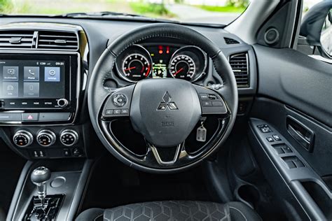 Mitsubishi Asx Vs Renault Captur Comparison Carexpert