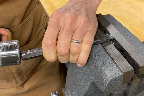 how to use a cold chisel tool safety