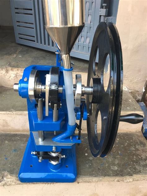 Tablet Making Machine Hand Operated At 16500 Piece Hand Operated