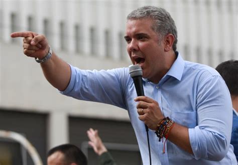 Imagen Favorable De Duque Repunta Pero Aún Es Superada Por Su Imagen