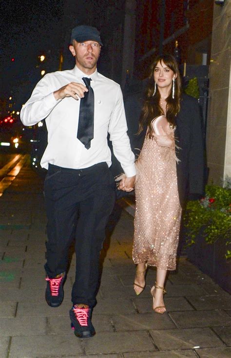 La Especial Historia De Amor De Chris Martin Y Dakota Johnson La Mujer