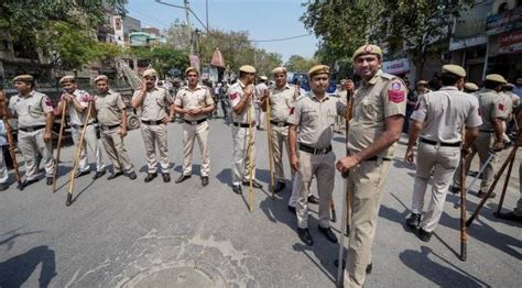 Delhi Police Constable Nabs Duo Accused In Several Murder And Robbery