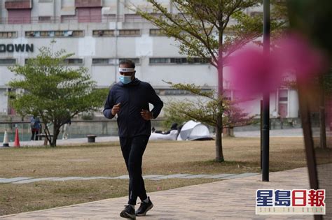 收緊口罩令｜戶外運動需戴口罩 市民跑步感呼吸困難 星島日報