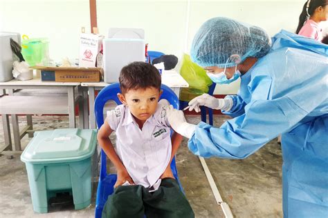 အခြေခံပညာကျောင်းများမှ အသက် ၅ နှစ်နှင့် ၁၂ နှစ်အတွင်းရှိ ကျောင်းသား၊ ကျောင်းသူများ အား ကိုဗစ