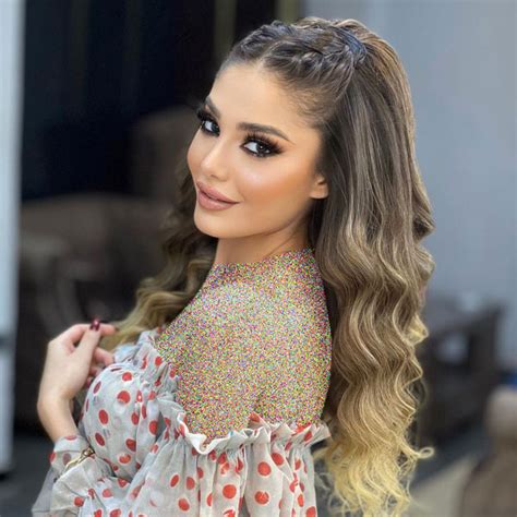 مدل شینیون باز شیک و دخترانه شینیون موی متوسط و بلند
