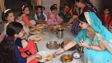 कन्या पूजन पर बच्चों को क्या दें। Best T For Small Girl। Navratri