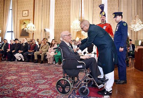 Islamabad President Dr Arif Alvi Conferring The Pakistan Civil Award